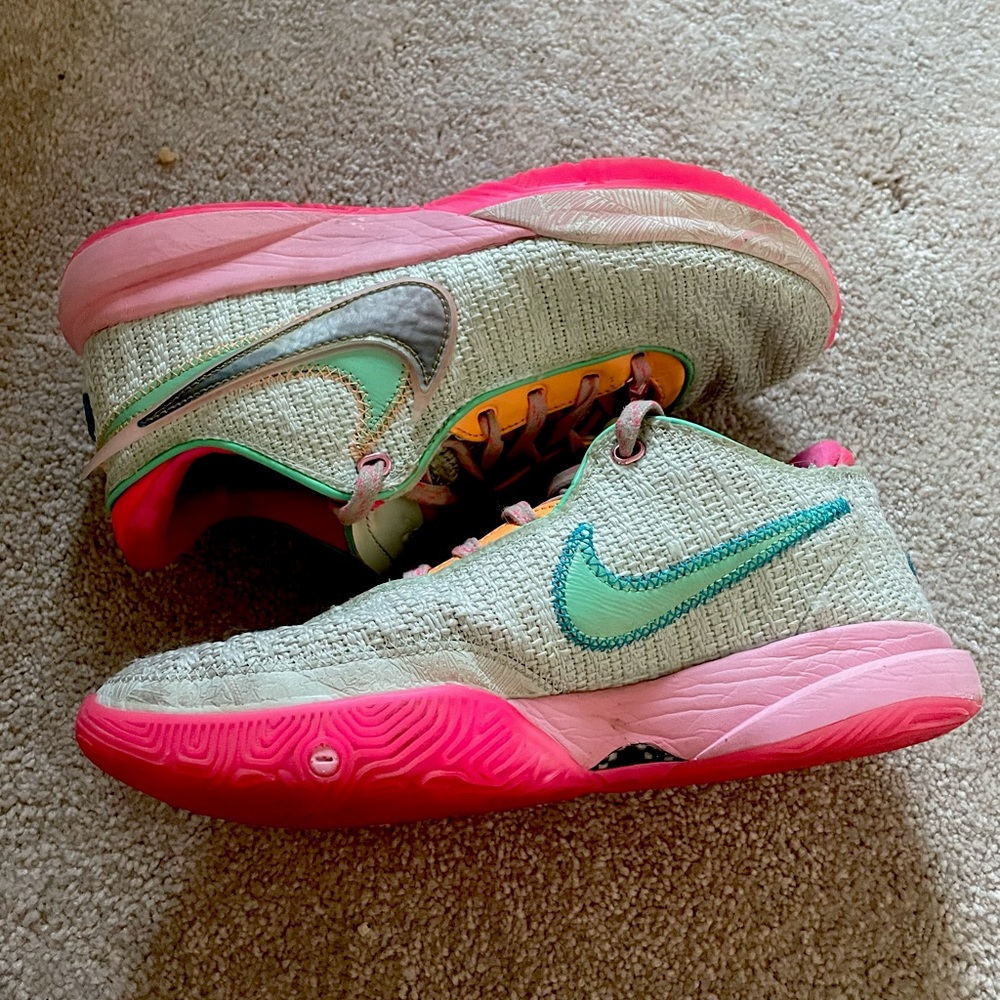 Lebron 20’ Time Machine - Gem